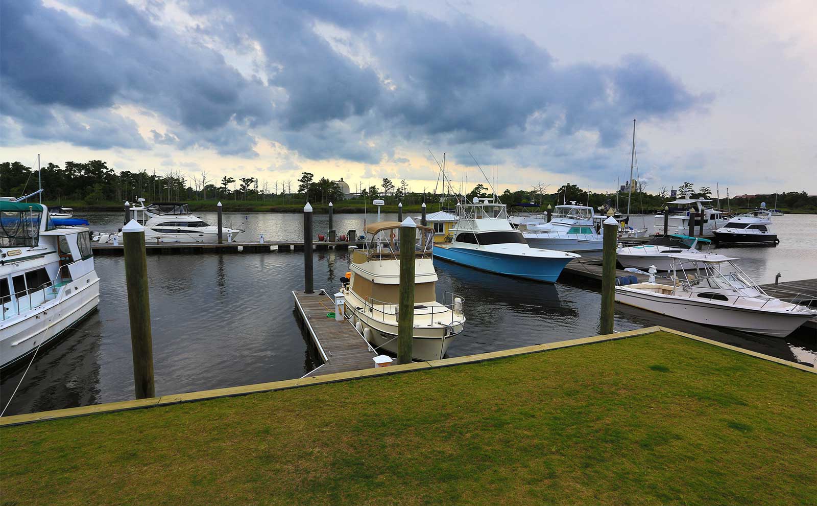 About - HarborWalk Marina